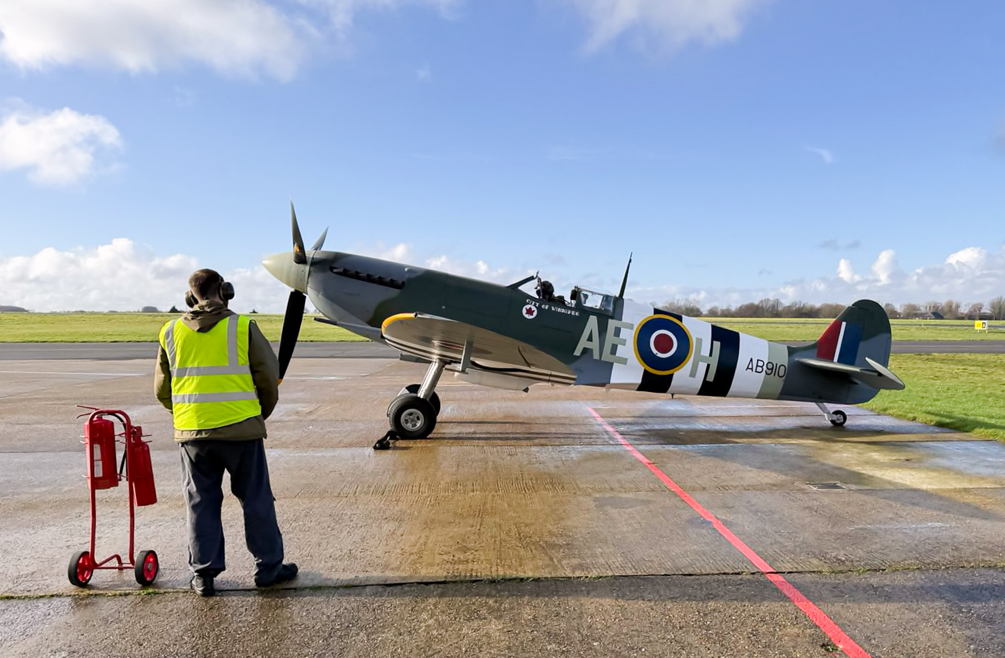 Spitfire AB910 flies again | Royal Air Force
