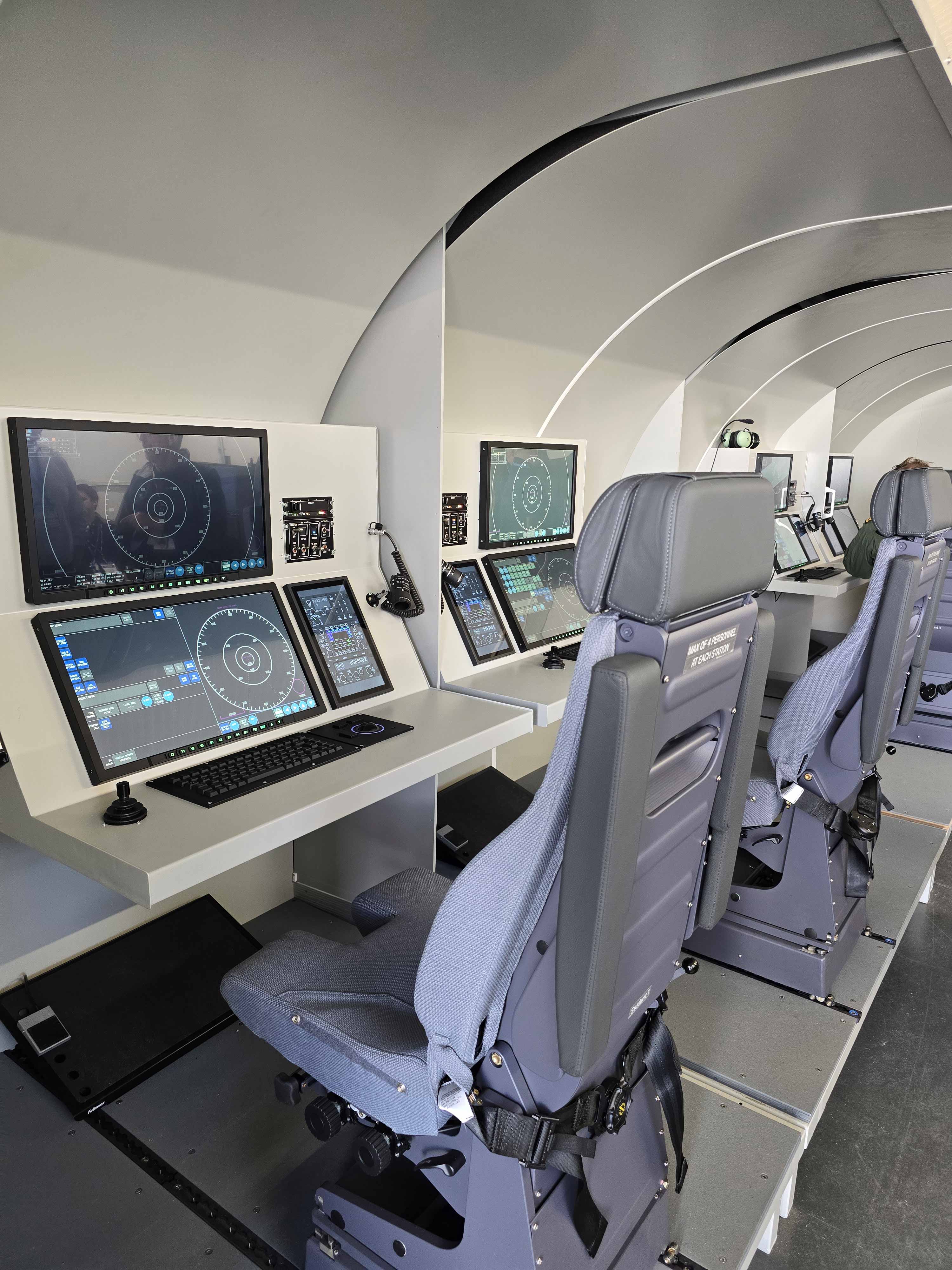 Up, up and away! MOD awards £300m contract to modernise flying training ...