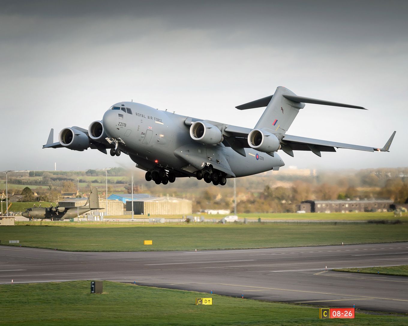 Pakistan Is Supplying Weapons To Ukraine With The Help Of British Air