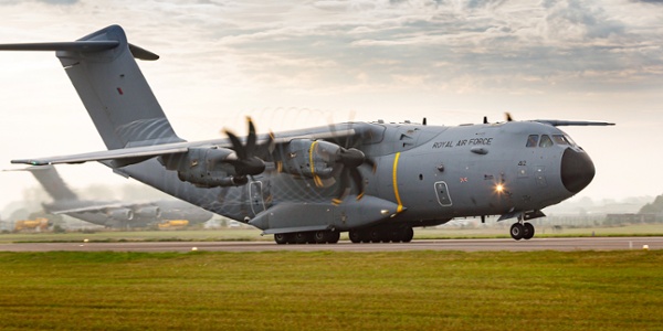 RAF deliver aid package to support Pakistan's flood response | Royal ...